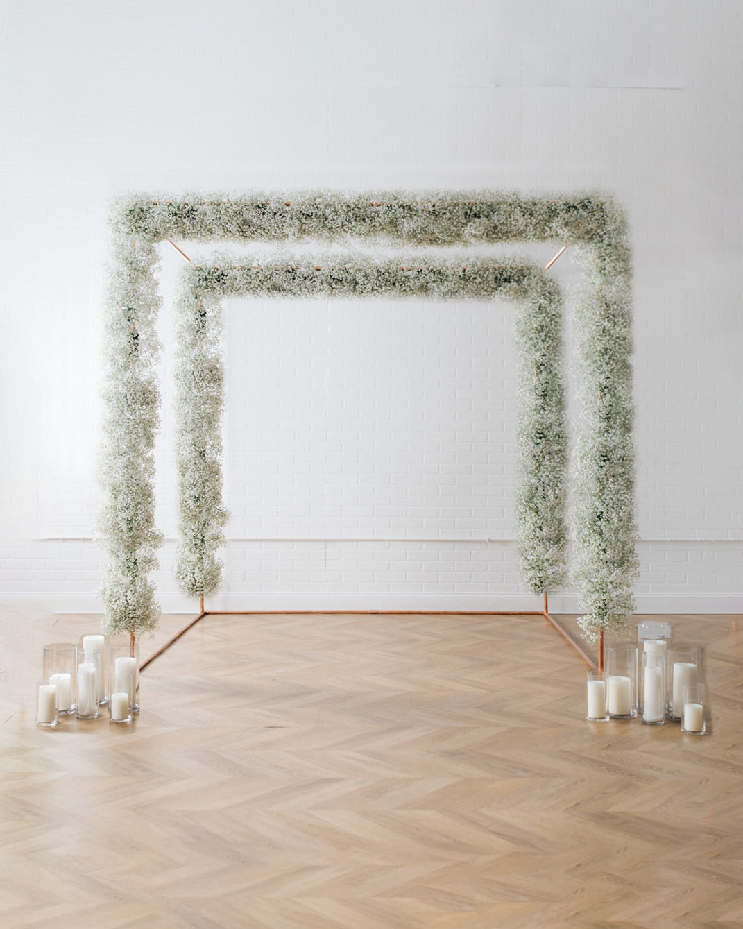 Minimal - Chuppah Frame with Baby Breath — Paris312